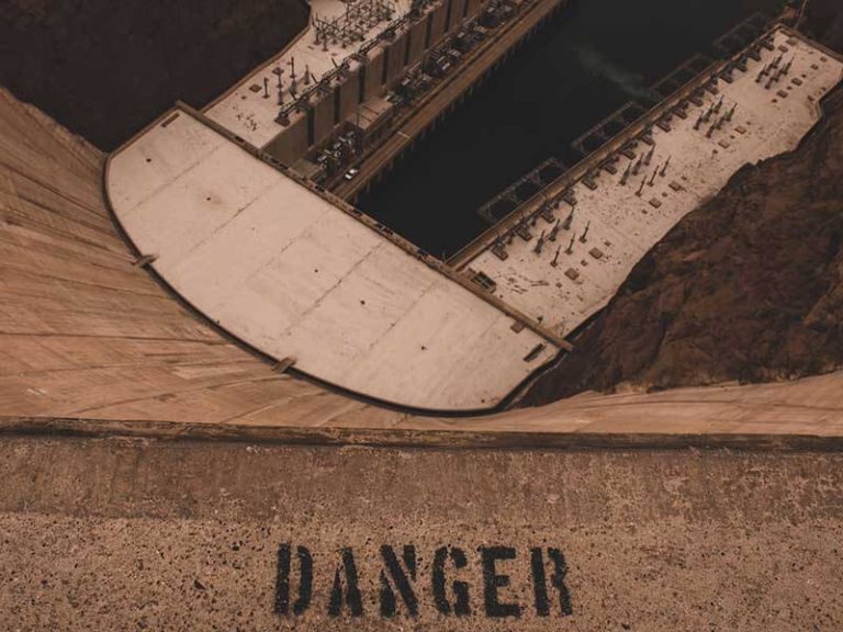 What happens if Hoover Dam shuts down? | MaxTour